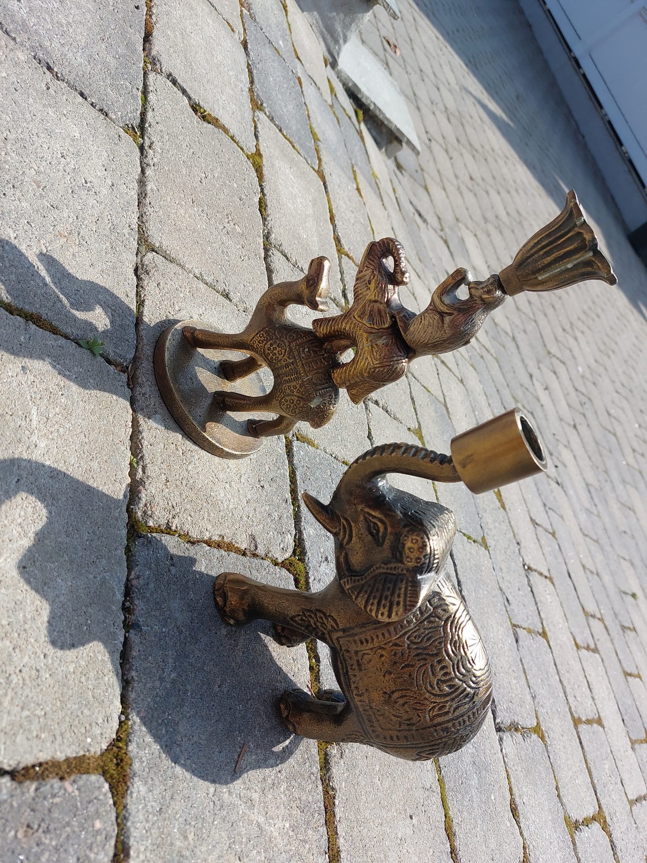 To solide tunge figurer- lysestaker- messing | FINN-torget