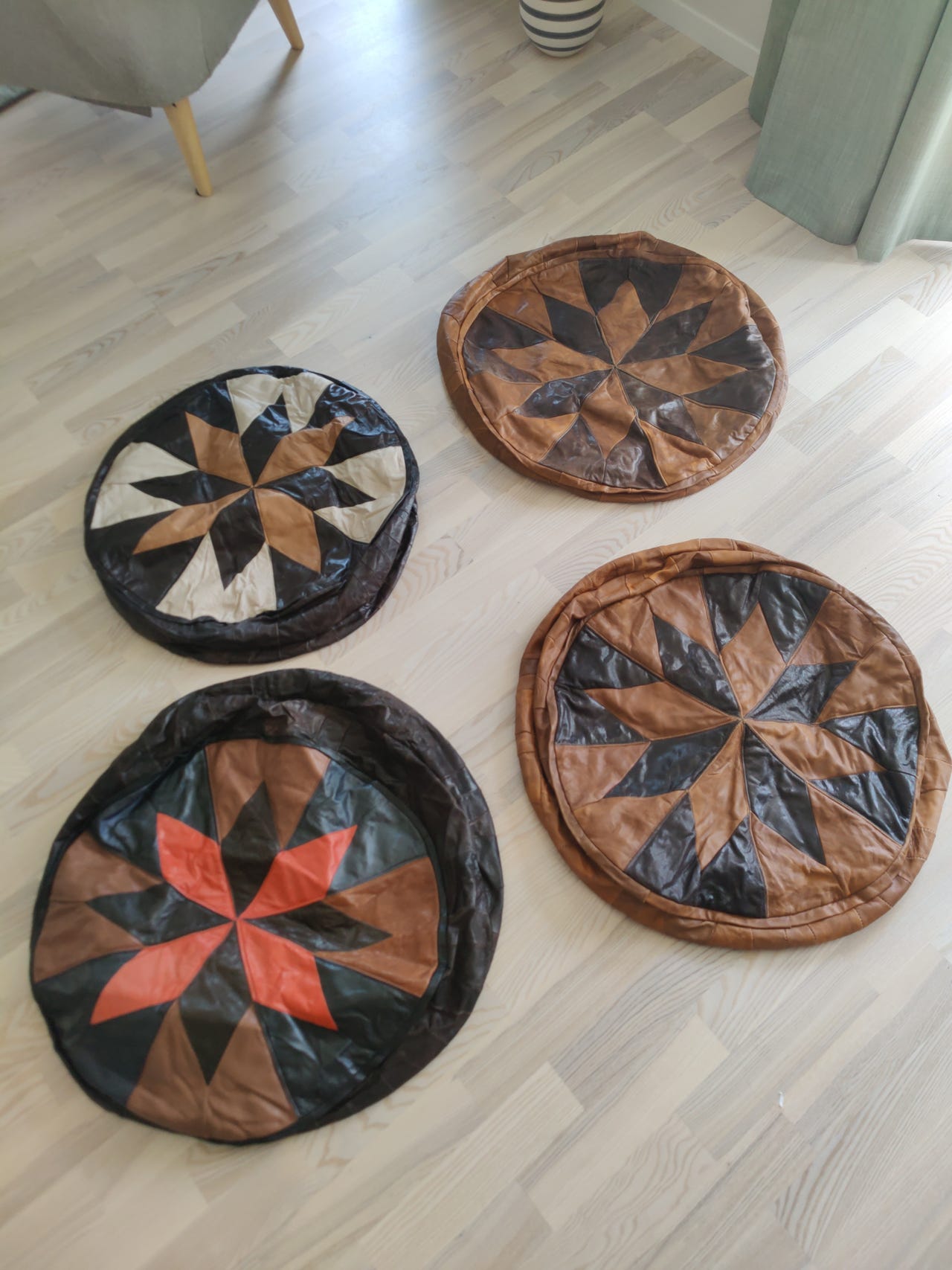 Puff i skinn x 4 | FINN torget