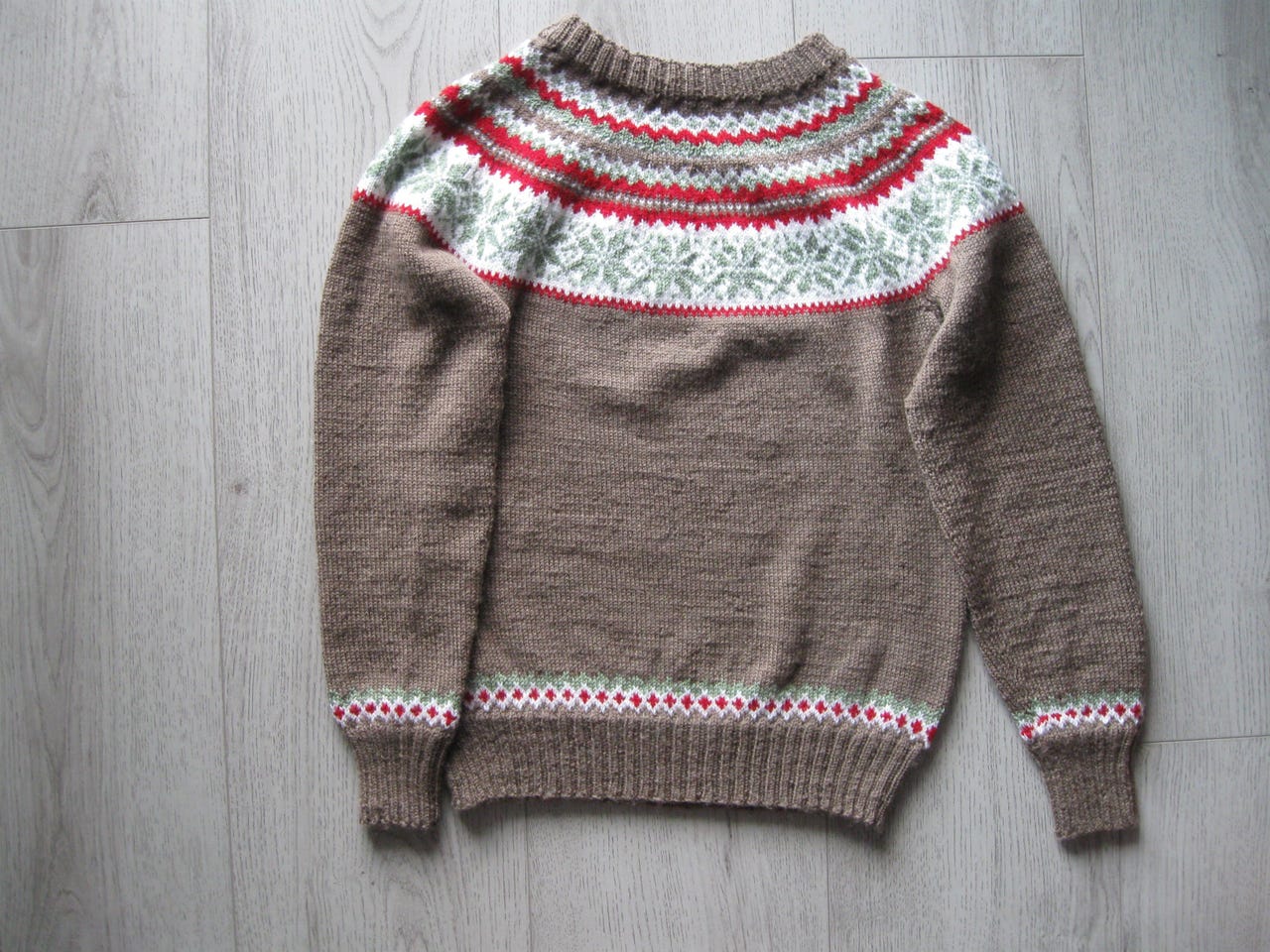 Genser "Nancy" str Medium i Sandnes garn "Sisu"superwash | FINN torget