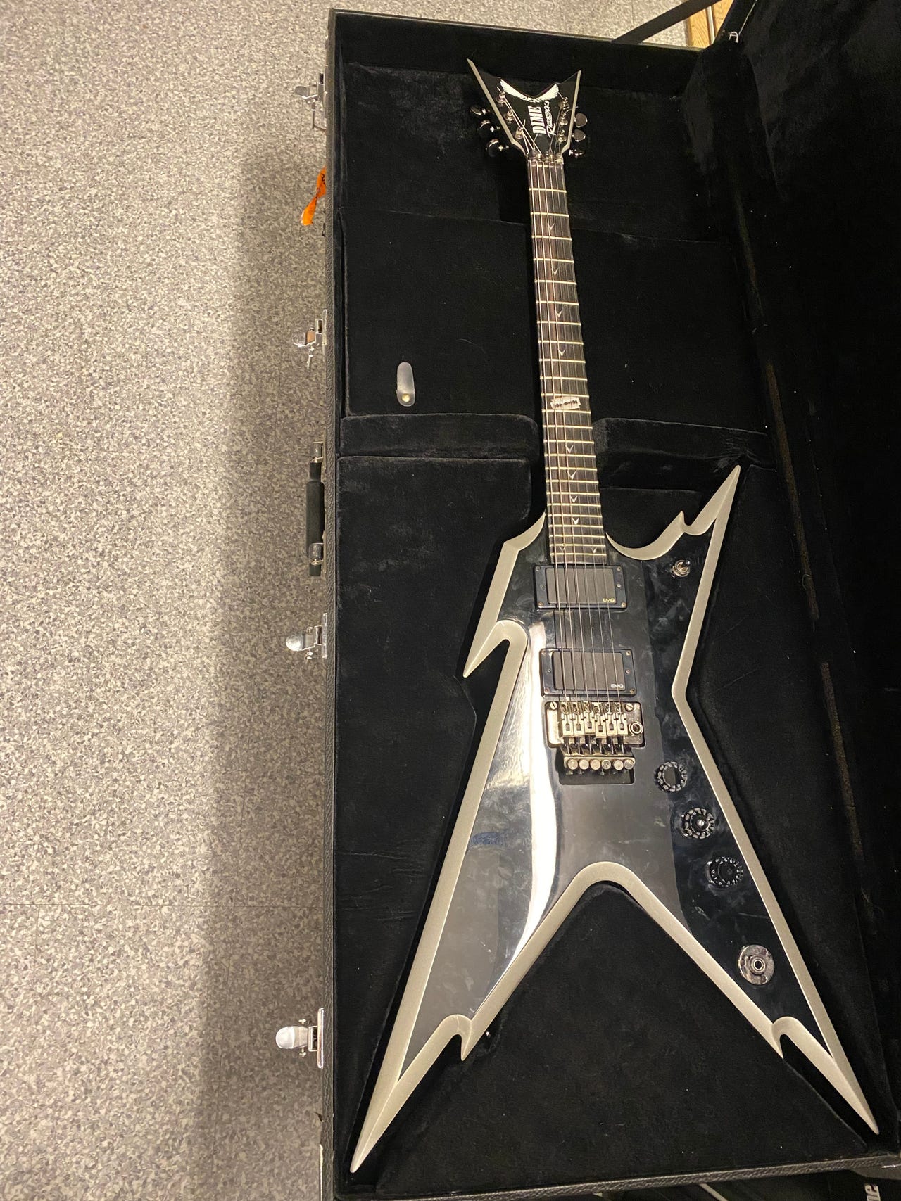 Dean Dimebag Razorback | FINN-torget