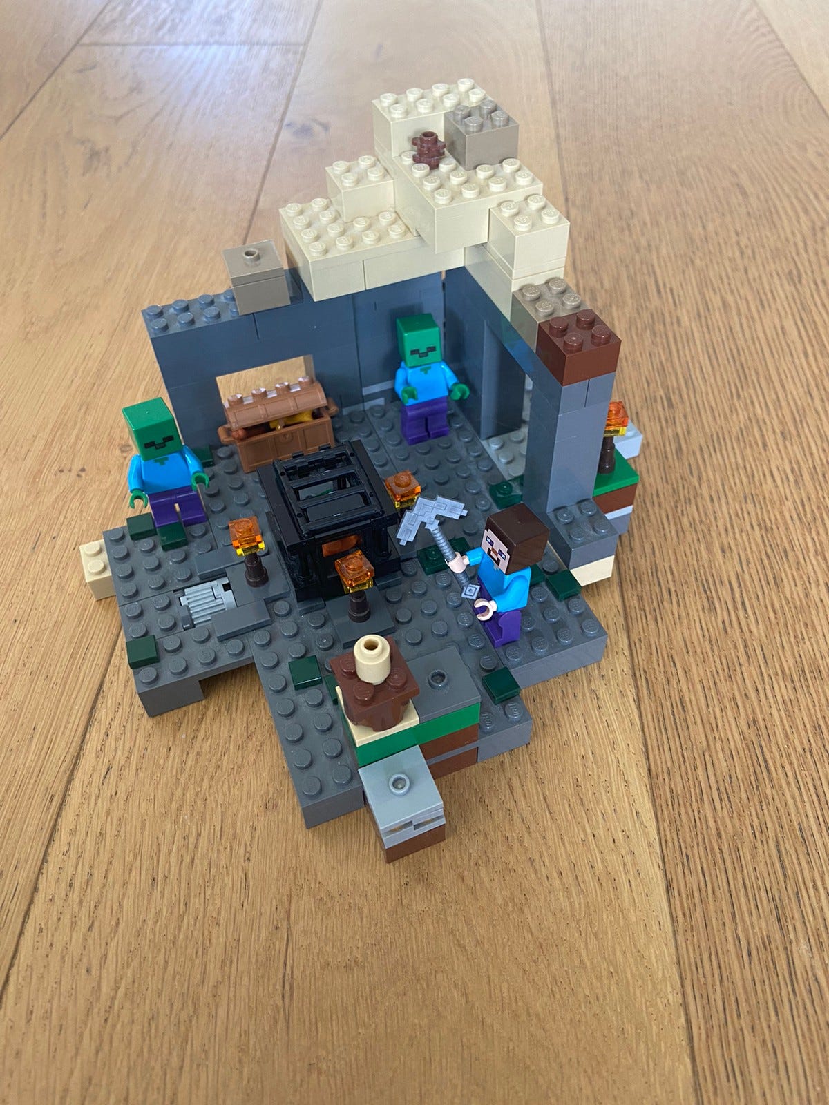 Lego- Minecraft 21119 The Dungeon | FINN-torget