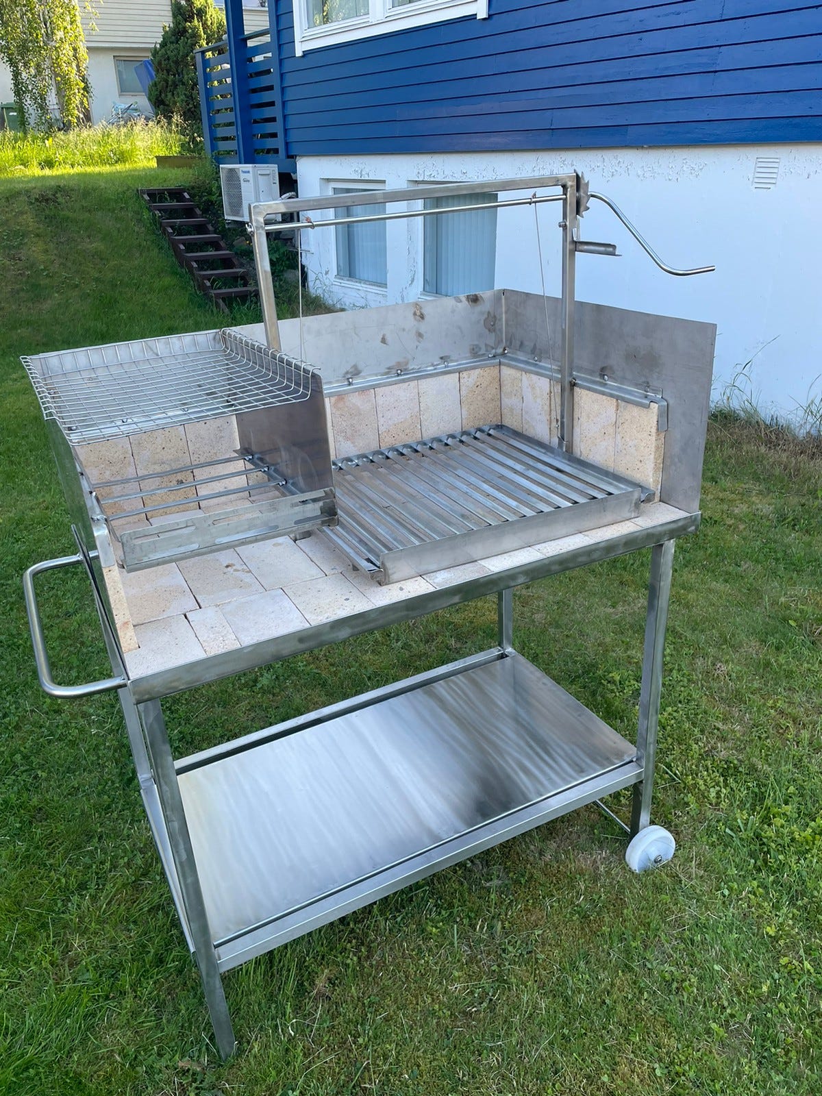 Grill i argentinsk still, rustfri | FINN-torget