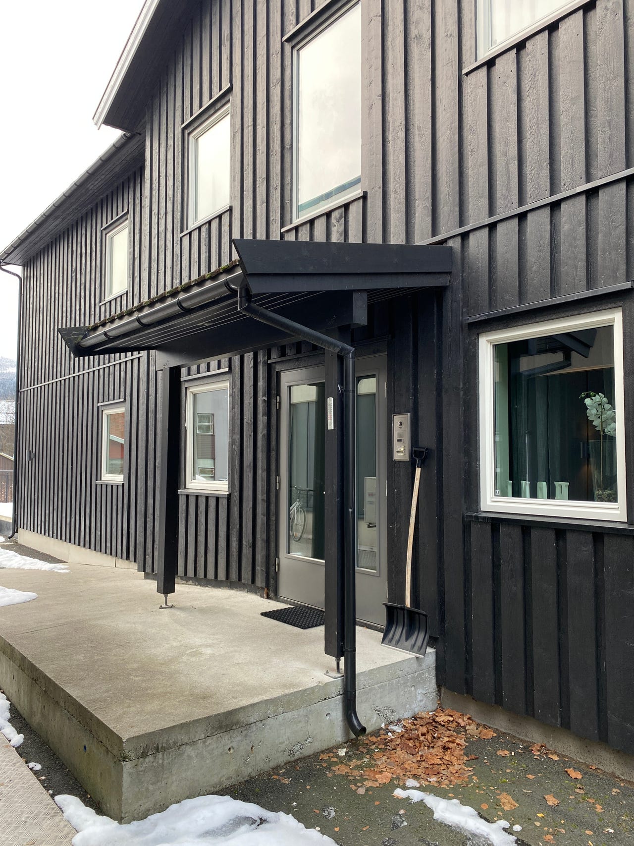 Leilighet med to soverom og veranda i sentrum på Dokka | FINN eiendom