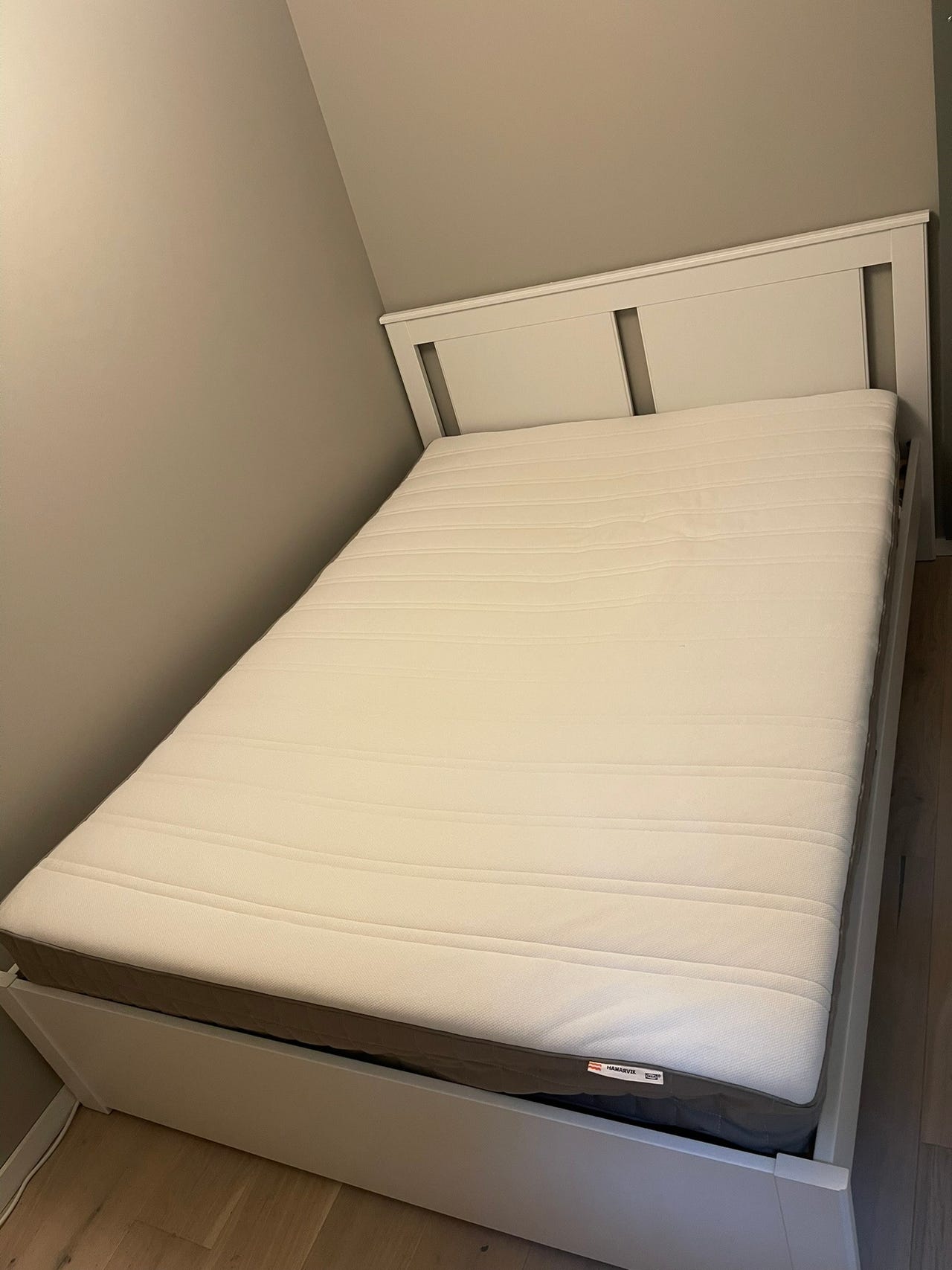 SONGESAND Seng 140x200 pick up until 26th of June (delivery possible ...