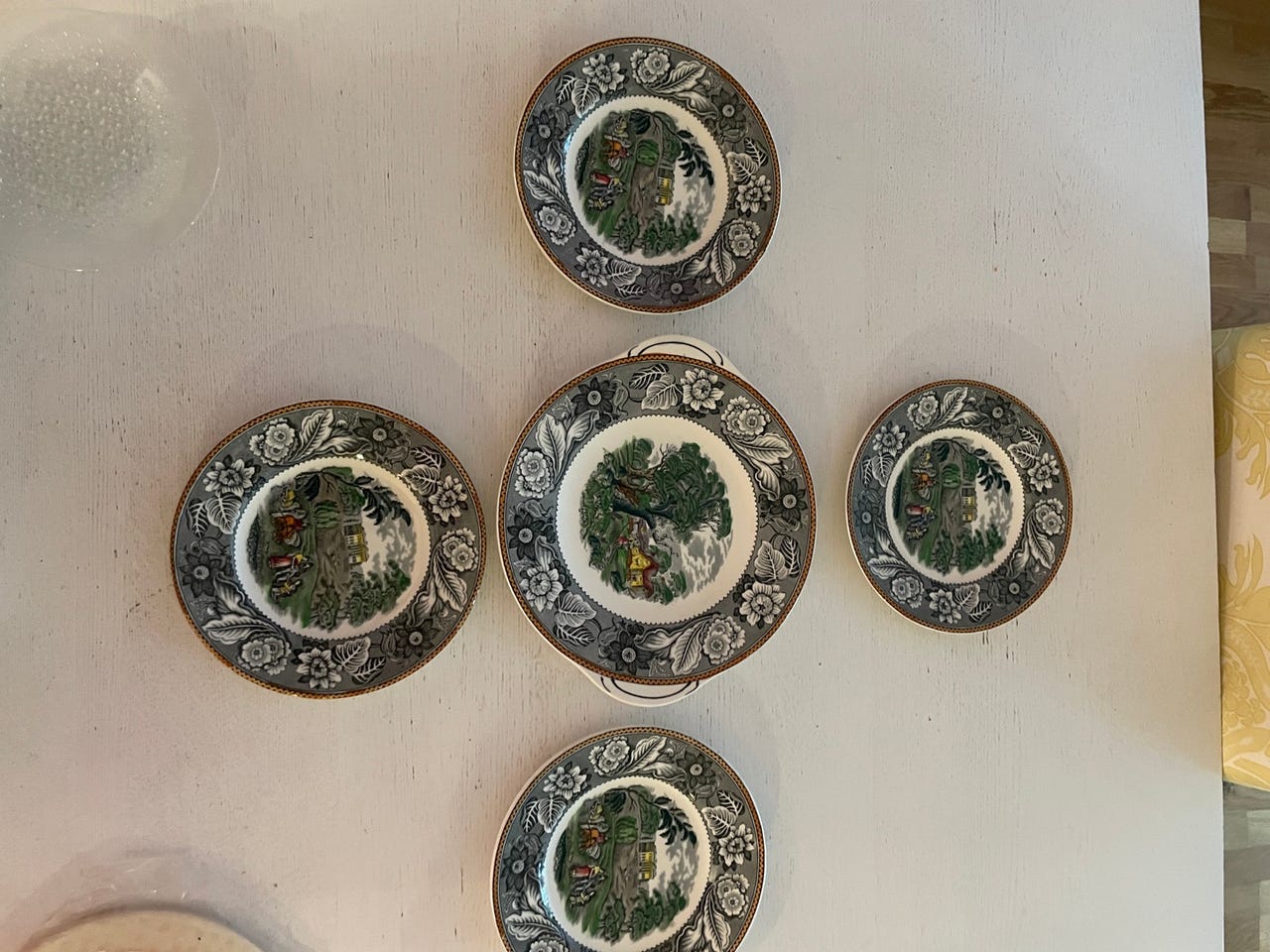 Woodland. Antikke: 4 stk asjetter og 1 stk kakefat | FINN torget