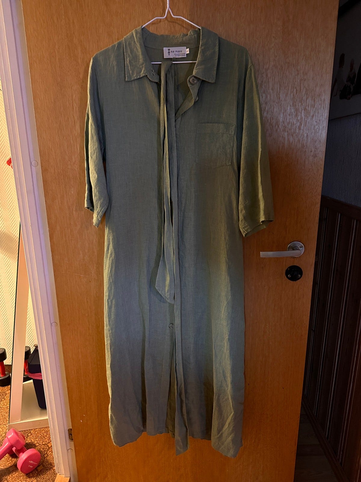 Lin kjole med belte og lommer | FINN torget