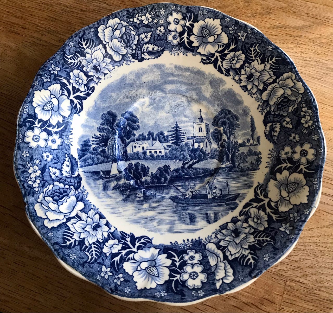 Bray Bucke» Thames River Scenes by Palissy Pottery. England | FINN-torget