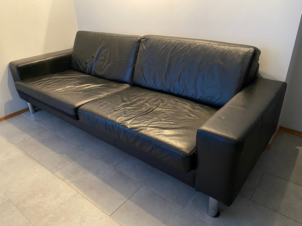 Sort skinnsofa fra Bolia 3-seter og 2-seter | FINN-torget