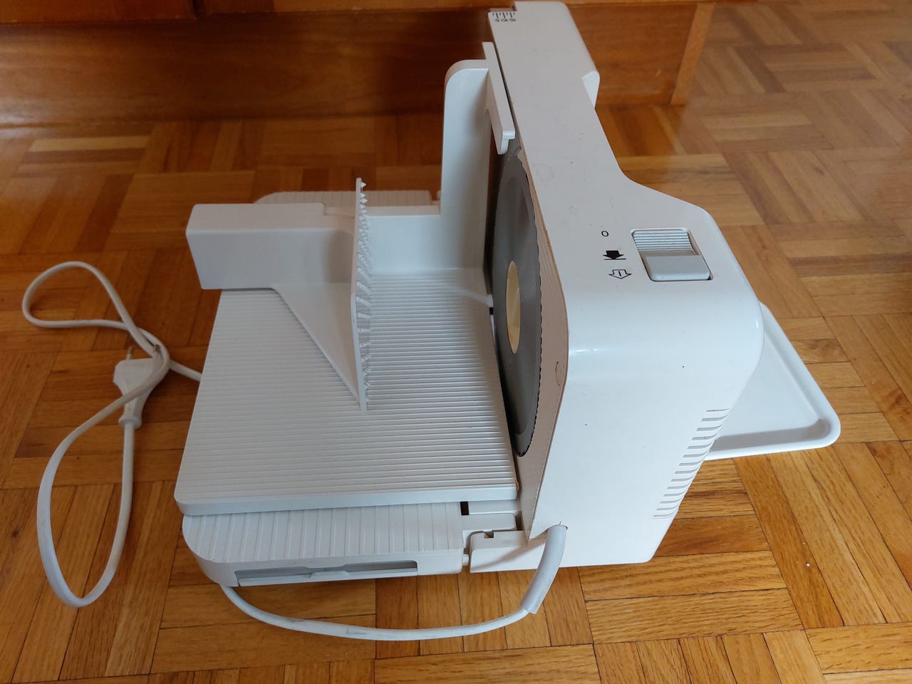 Elektrisk oppskjærsmaskin | FINN torget