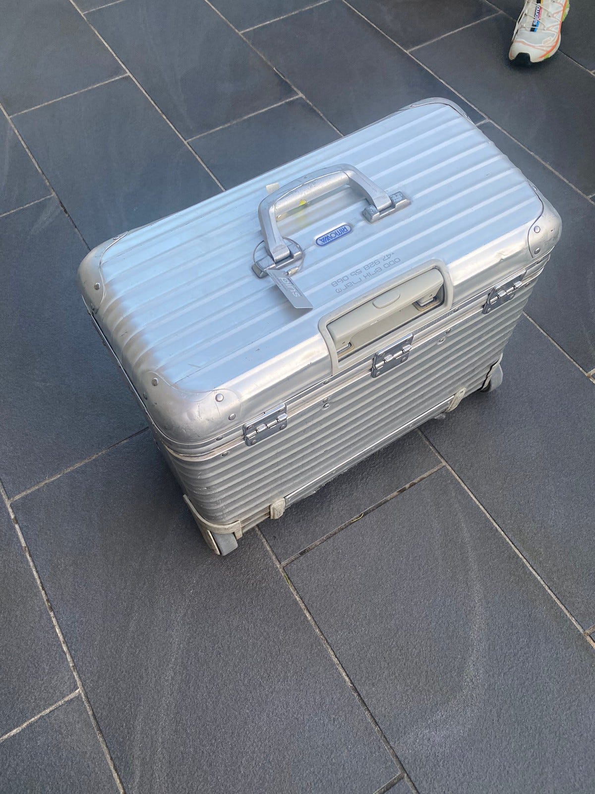 NY PRIS. Bereist Rimowa to hjuls kabin koffert. | FINN-torget