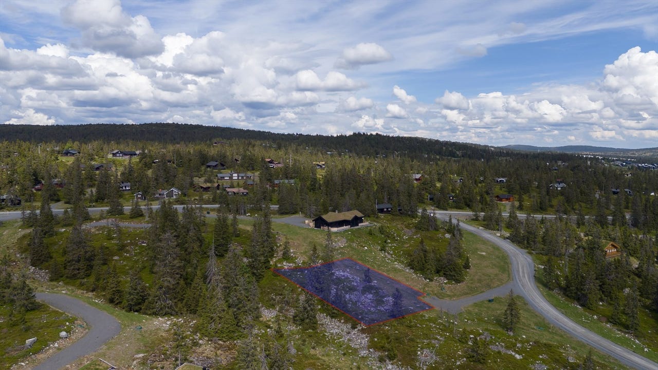 Attraktiv, byggeklar fritidstomt i beliggende i populære ...