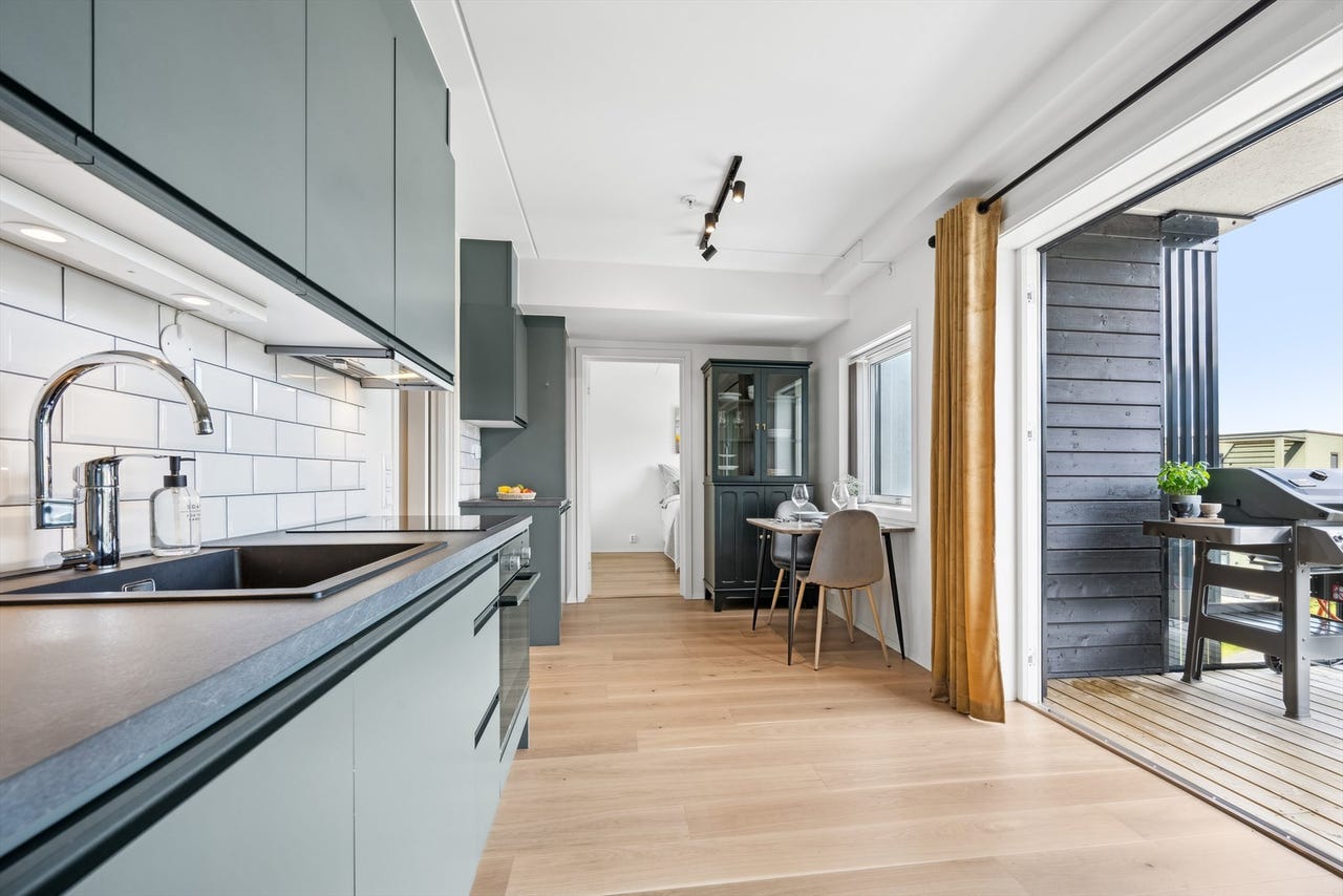 Strøken og romslig selveierleilighet fra 2022 | Stor balkong på 12 kvm ...