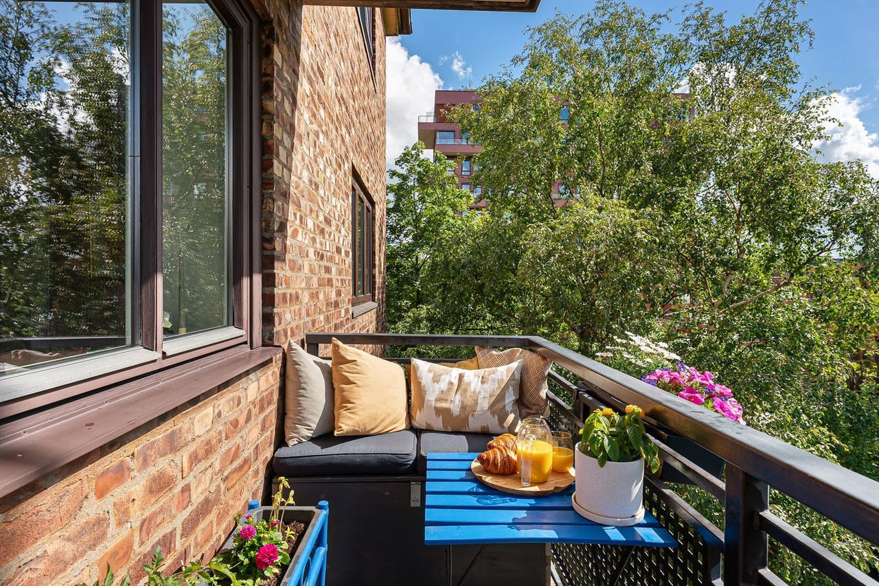 Ettertraktet 3-roms hjørneleilighet m/solrik balkong, peis og supre ...