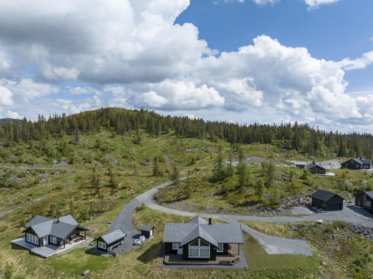 Flott og solrik tomt med utsikt. Bilvei helt frem til tomten. Godkjente ...