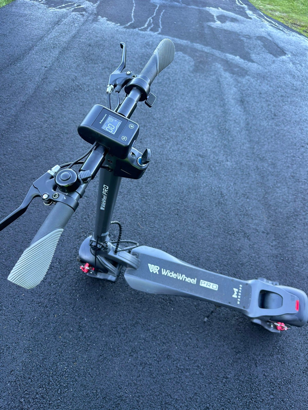 Mercane Widewheel Pro selges rimelig, helt rå sparkesykkel | FINN torget