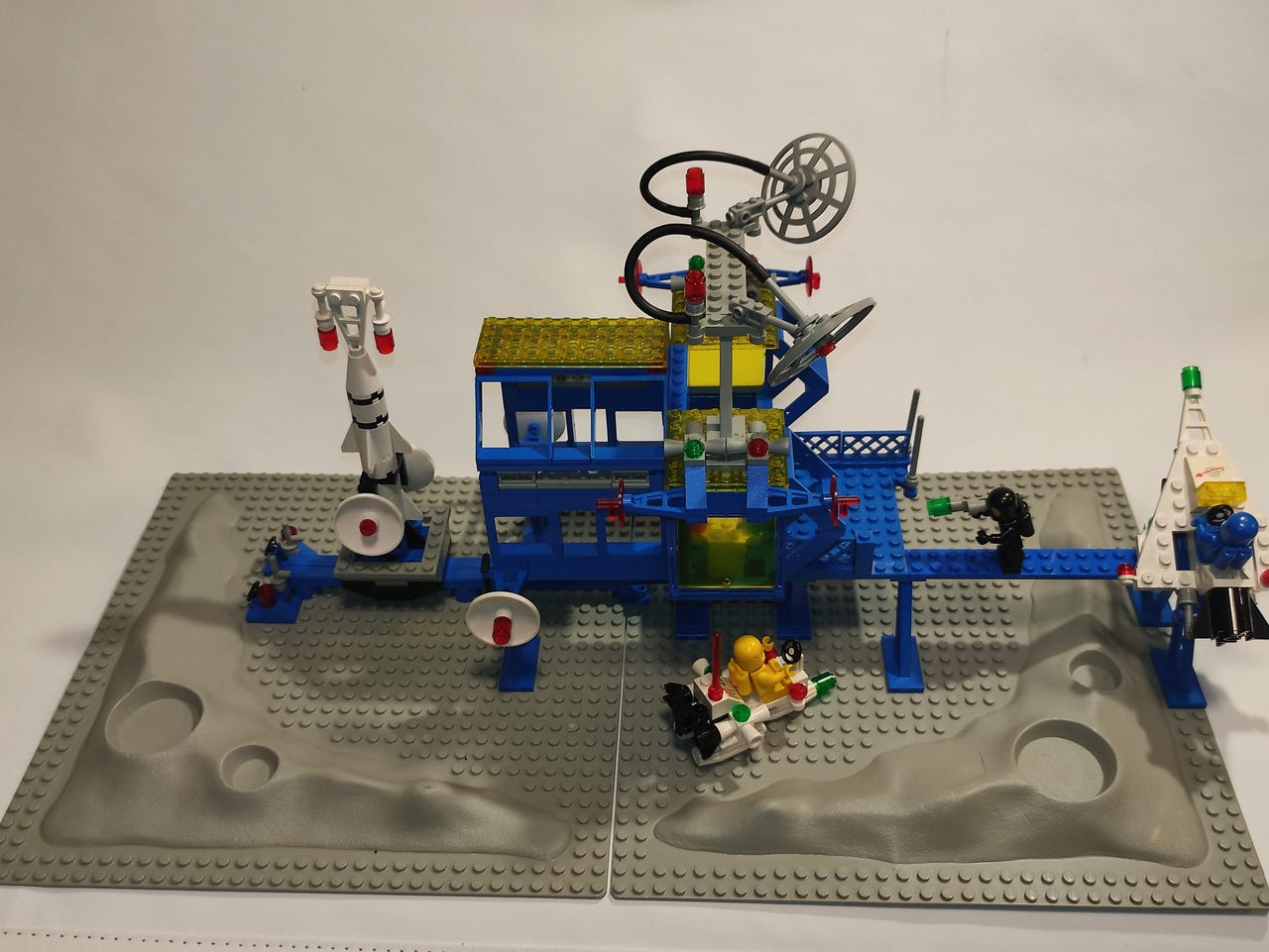Inter-Galactic Command Base (6971) fra Lego Classic Space | FINN-torget