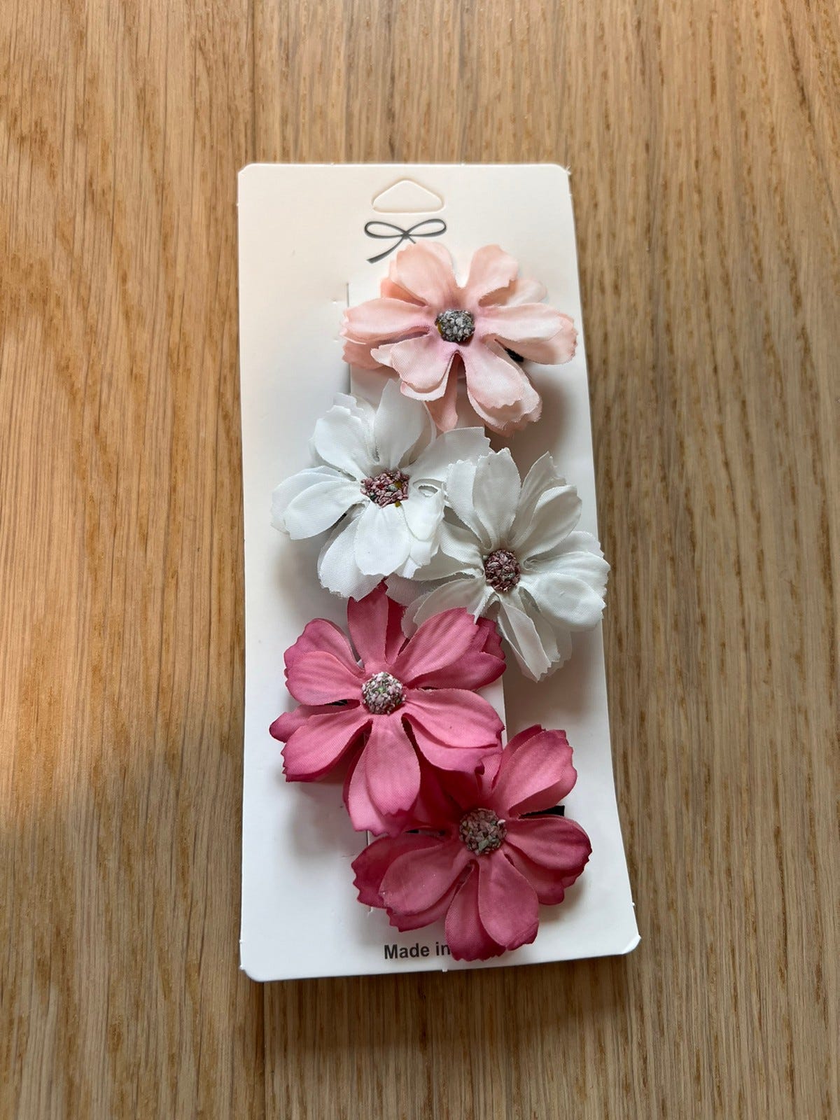 Multi hårspenner med blomst, 5 stk 🌸 | FINN-torget