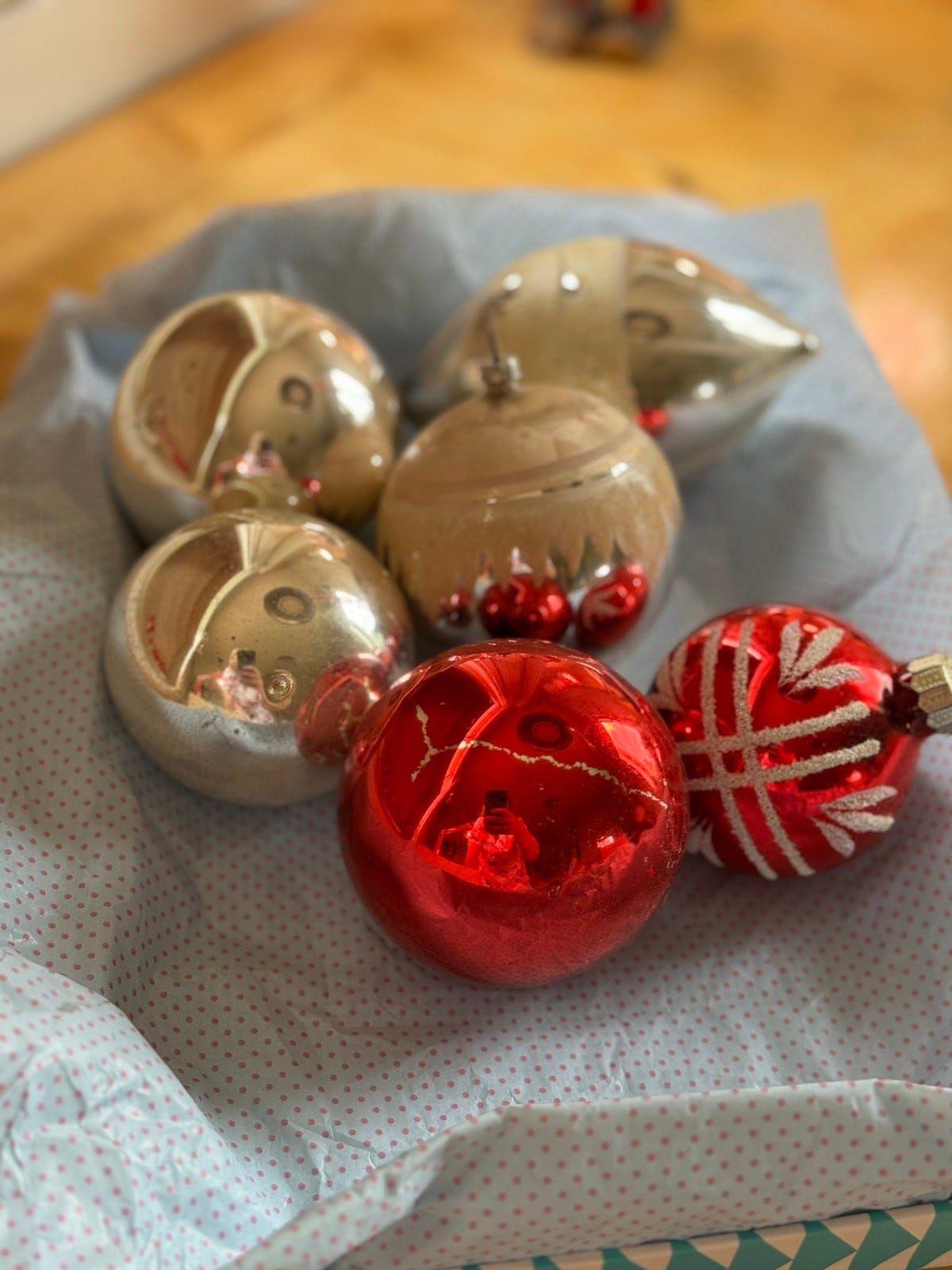 Gamle, store julekuler | FINN torget