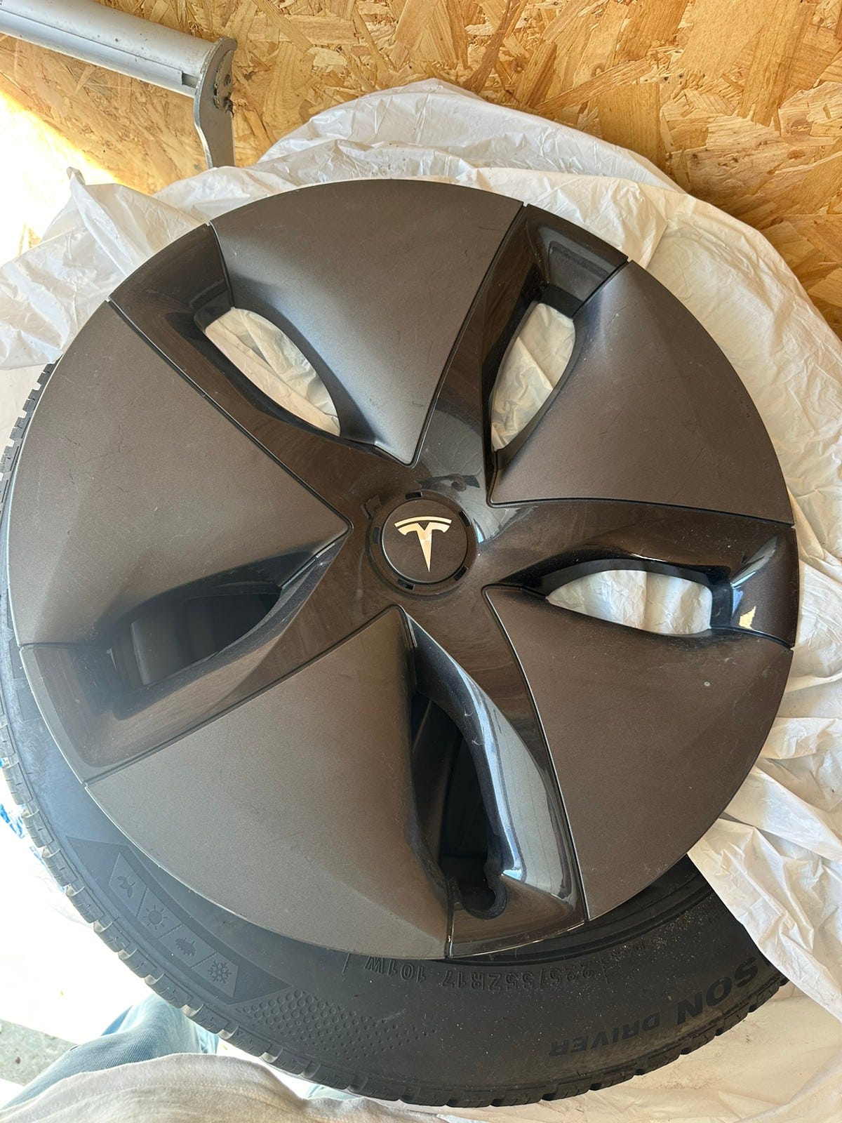 Hjulnavkapsel 18 tommer Tesla Model 3 | FINN-torget