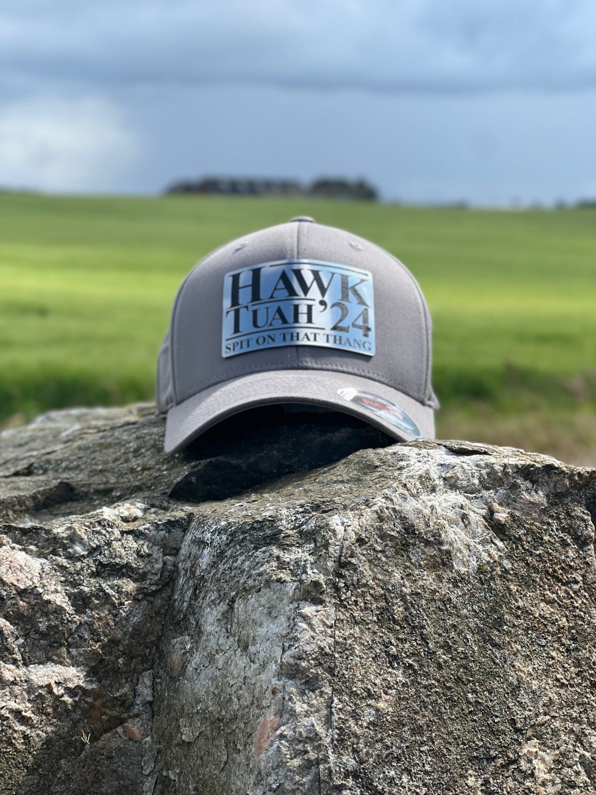 Hawk Tuah Caps | FINN torget