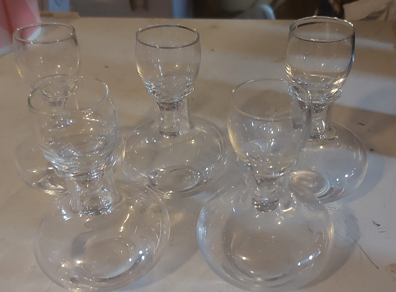 5 stk Gilde karaffel med drammeglass fra Hadeland. | FINN-torget