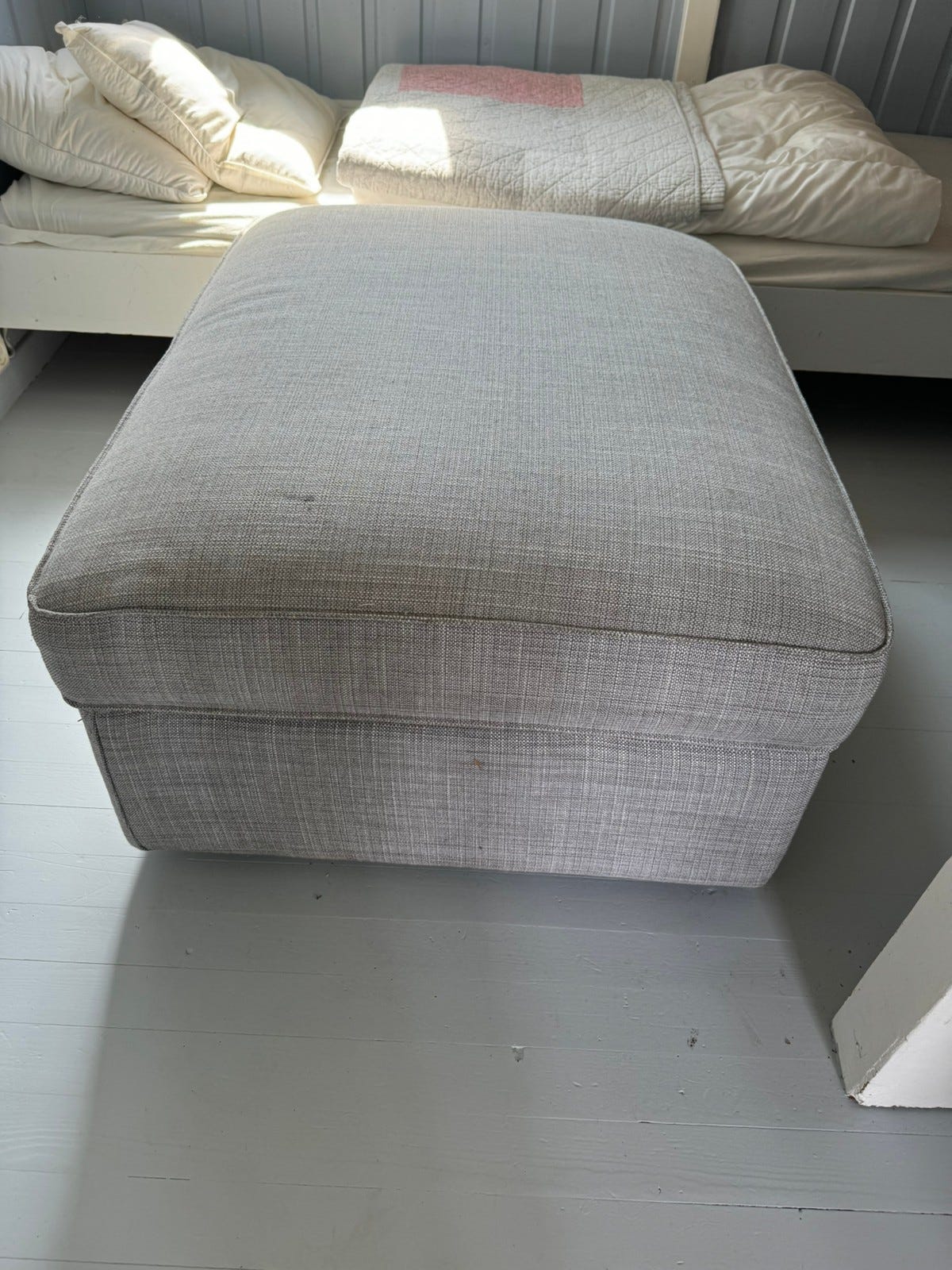 Puff med oppbevaring (IKEA) | FINN-torget