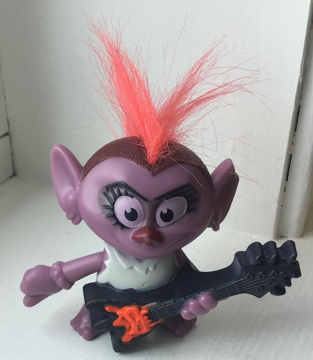 Trolls World Tour Queen Barb Punk Guitar med sving arm | FINN-torget