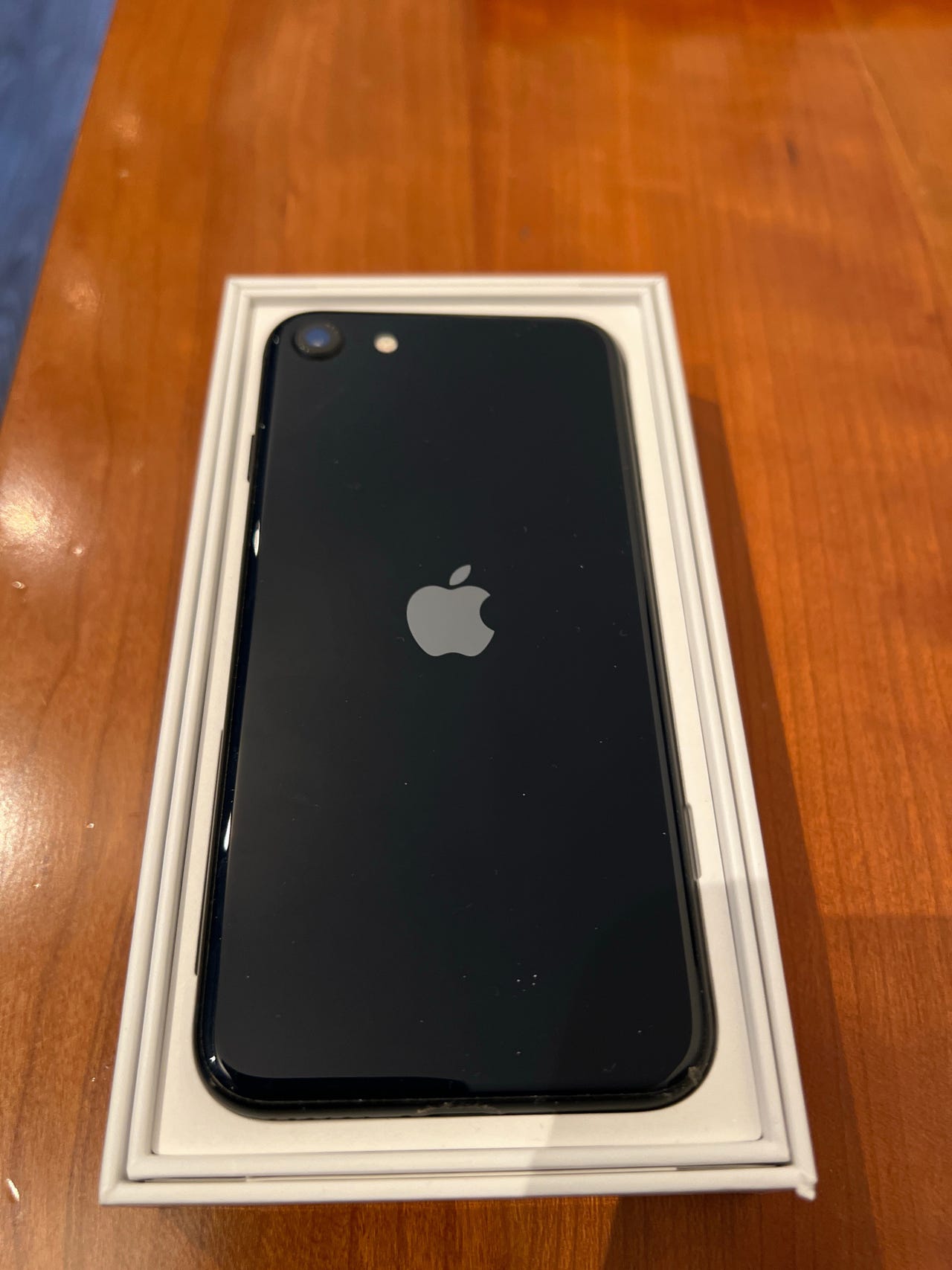 Apple IPhone Se farge midnight | FINN torget