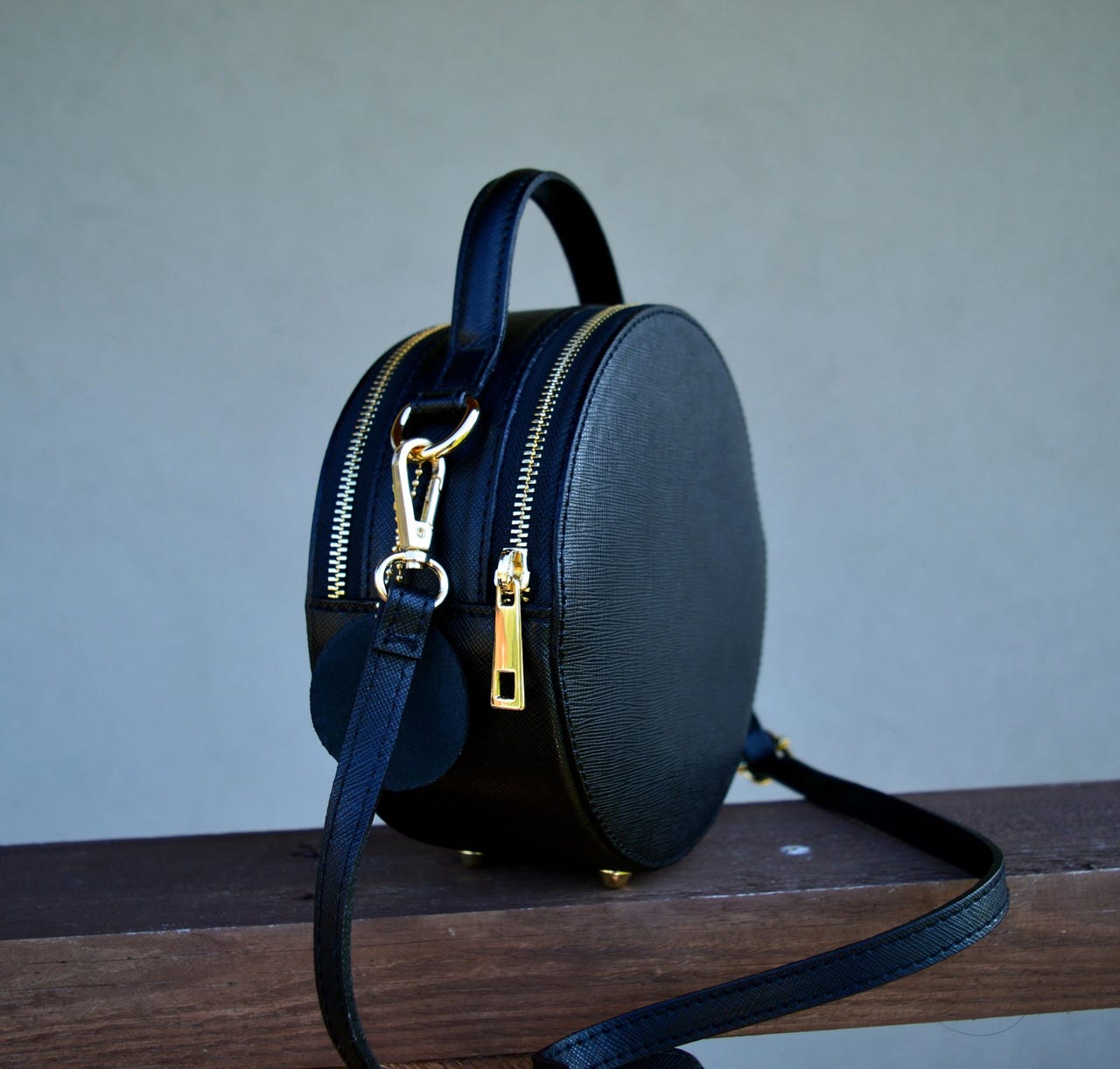 Ane & Elle - Rund veske i ekte skinn (ubrukt) | FINN-torget