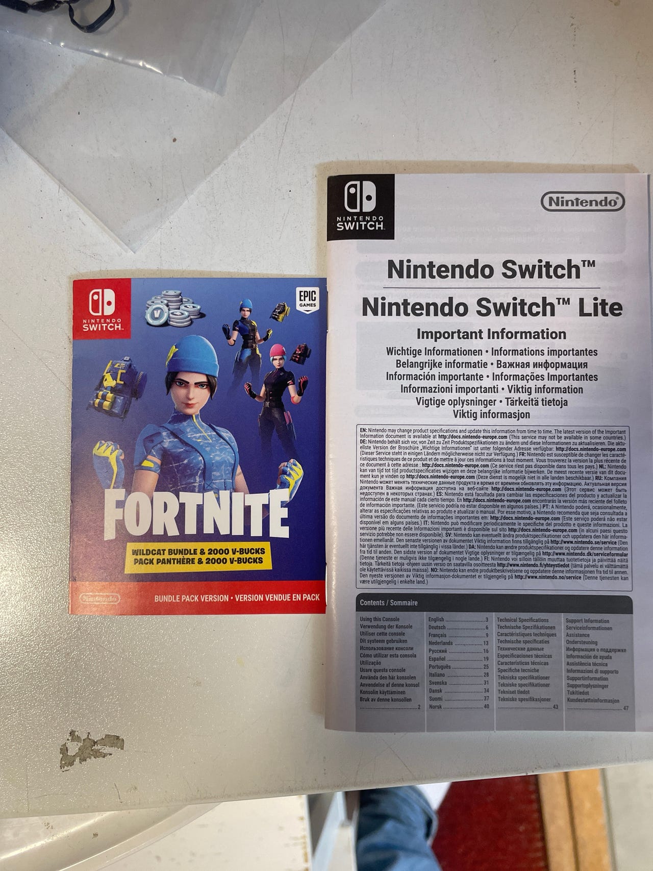 Nintendo Switch Fortnite WildCat Bundle CODE card + 2000 vbucks | FINN ...