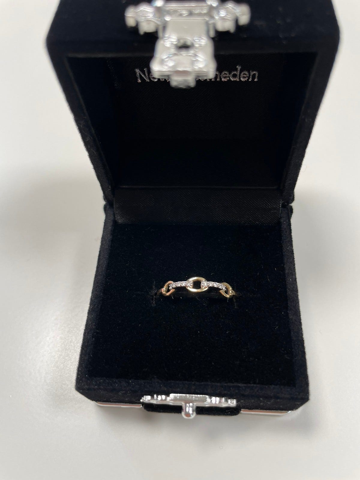 Gull ring med diamanter 0.05 ct stemlet 585 CAD | FINN-torget