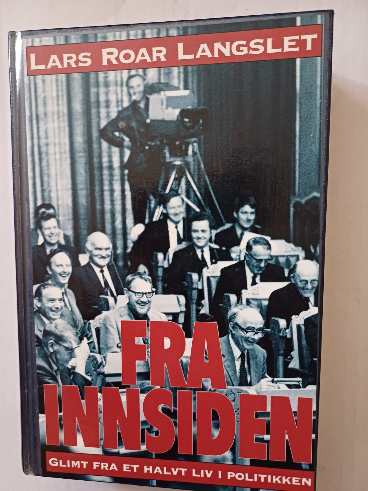 Fra innsiden. Lars Roar Langslet, tidligere kulturminister. | FINN-torget