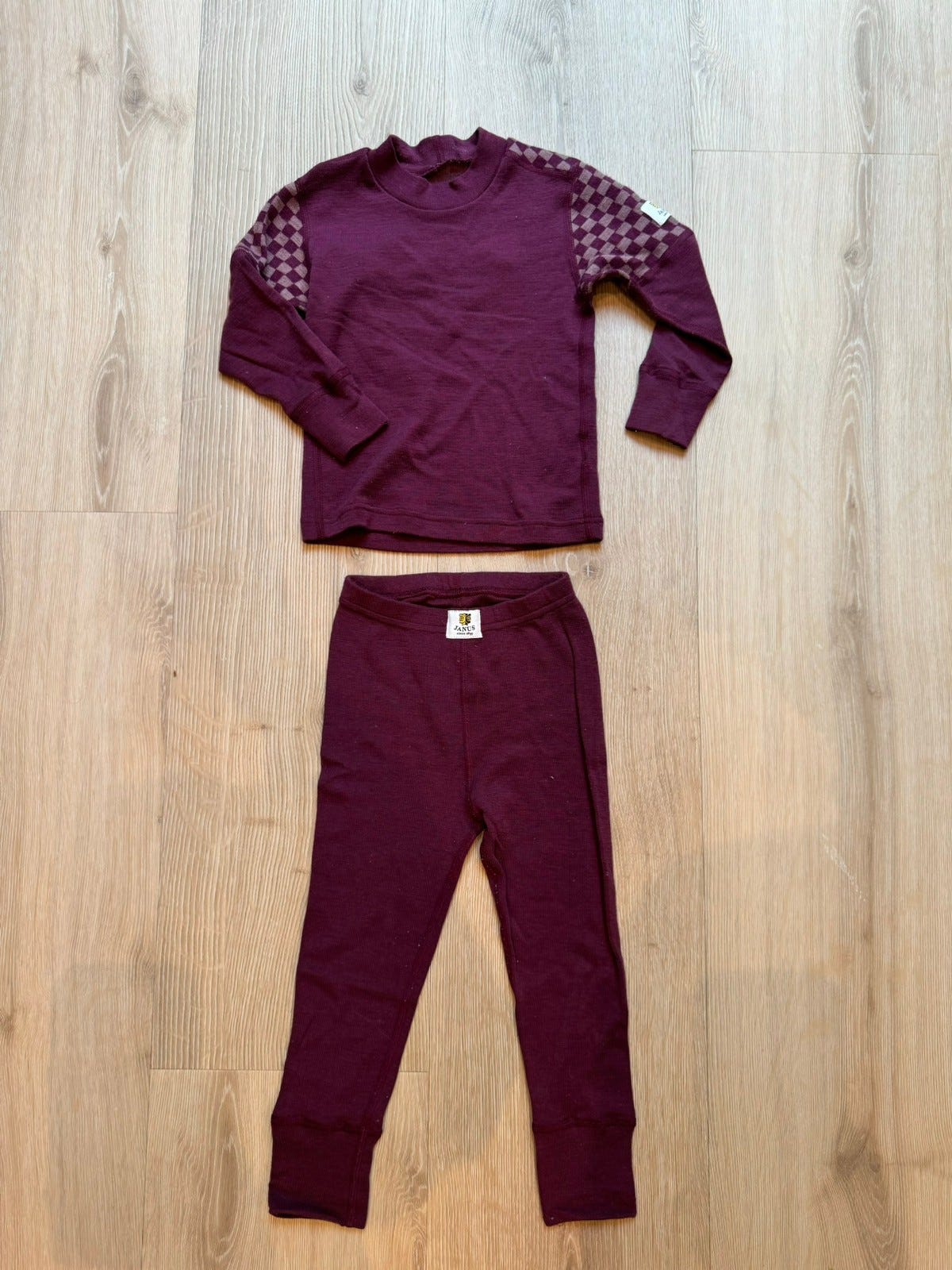 Ullsett fra Janus str 2 år | FINN torget