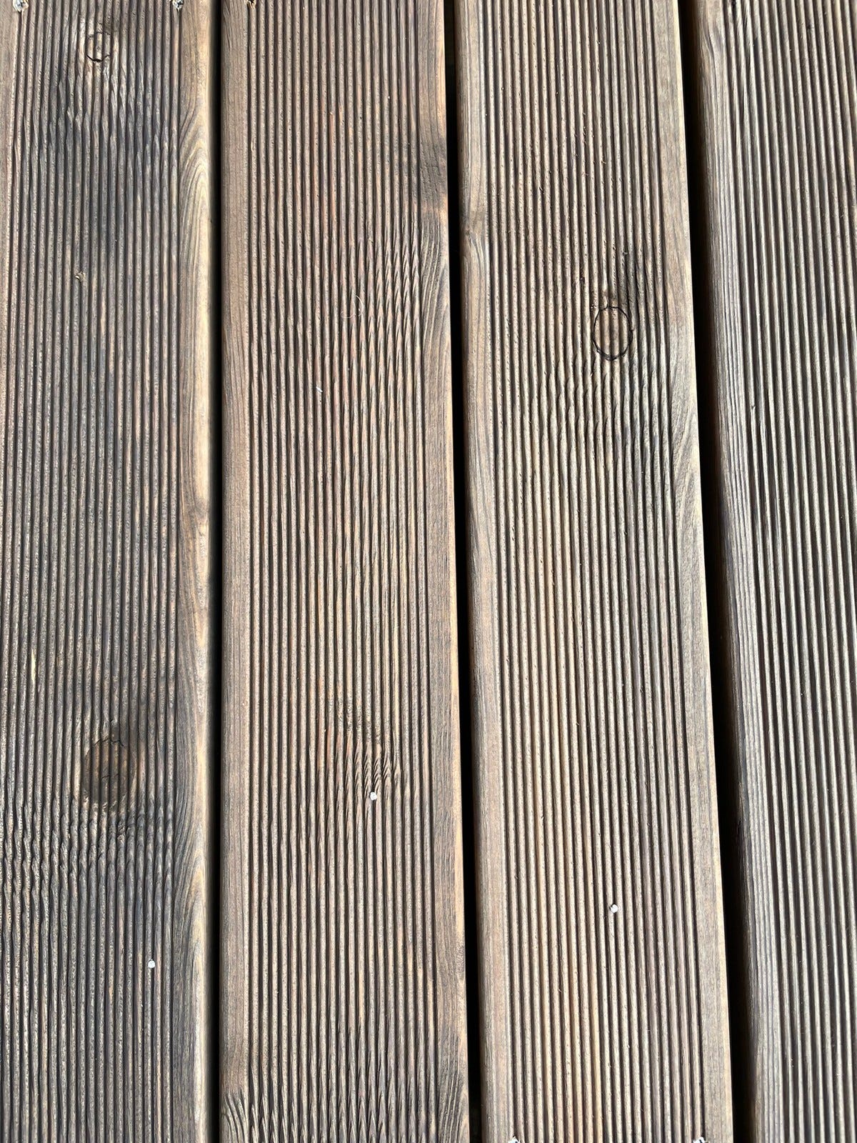 Møre Royal terrassebord med riller | FINN-torget