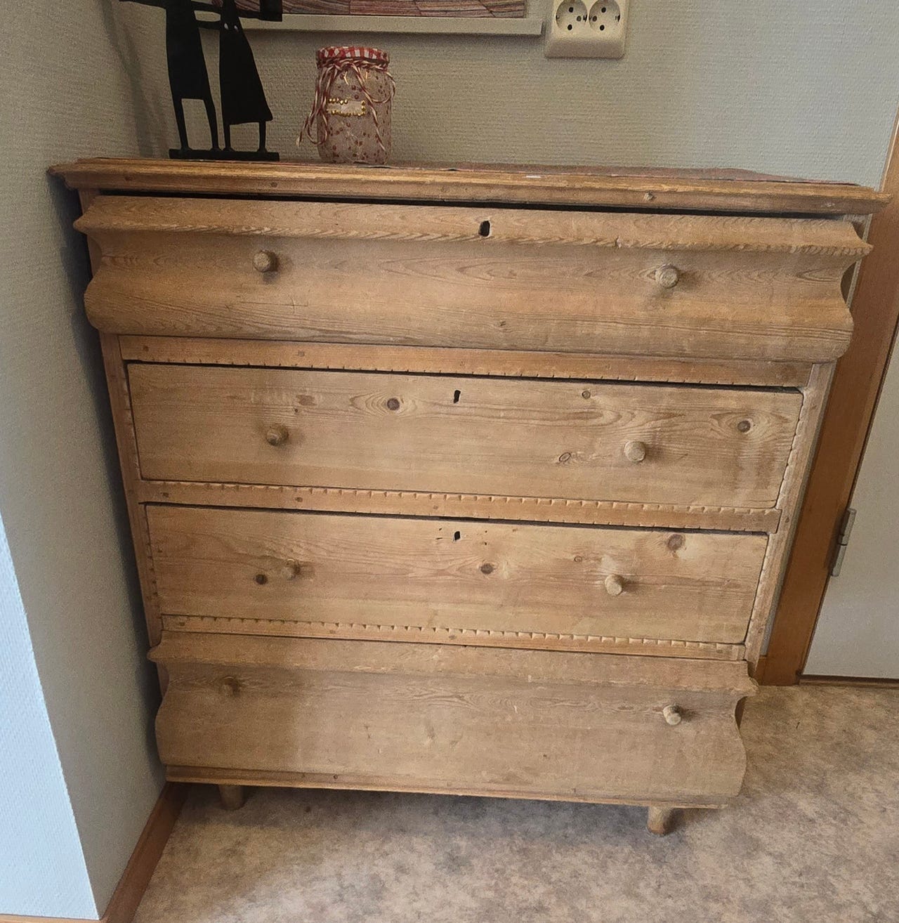Gammel kommode i ubehandlet heltre | FINN torget