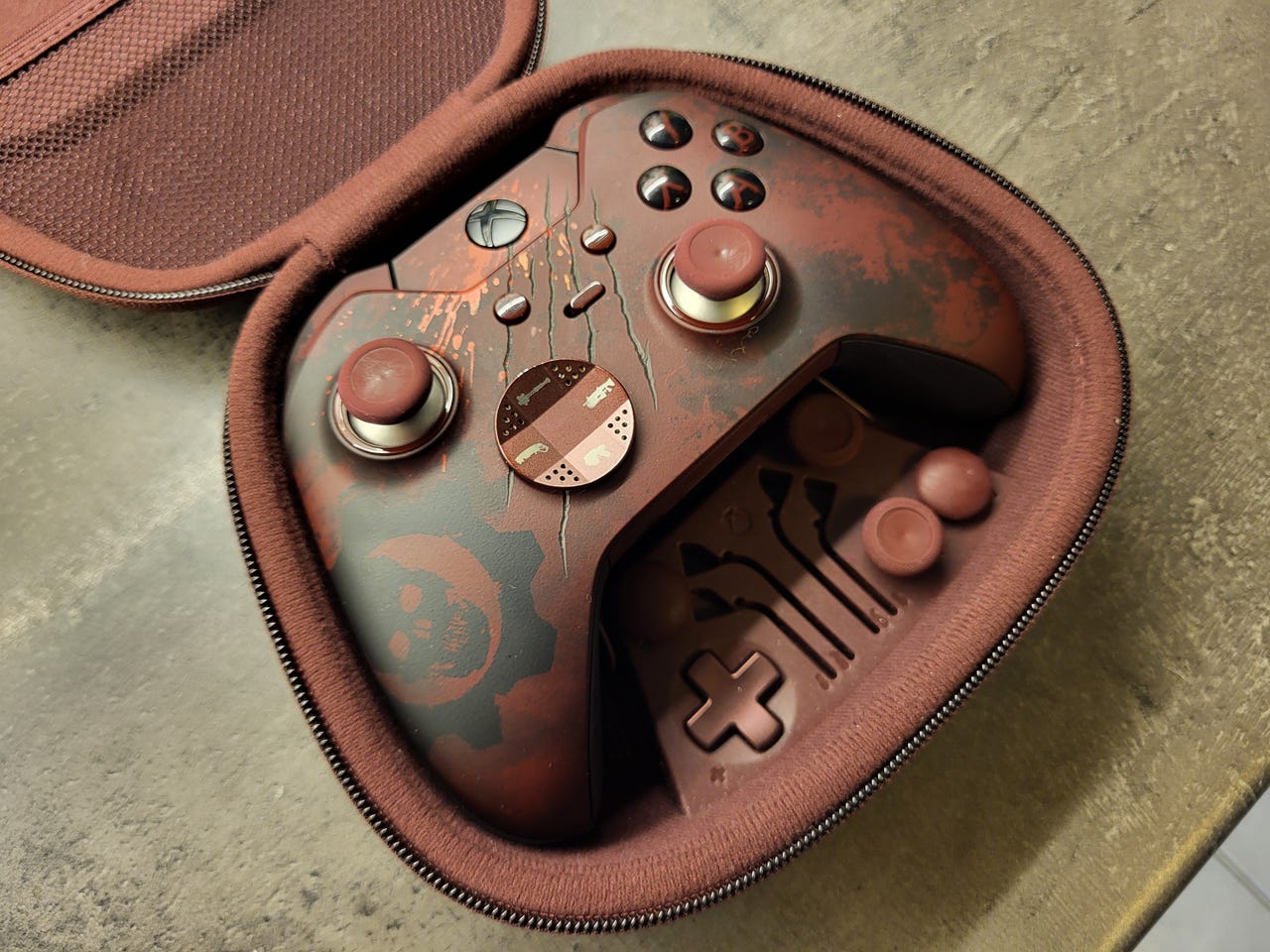 Xbox Elite Gears of War Limited Edition Kontroller | FINN-torget