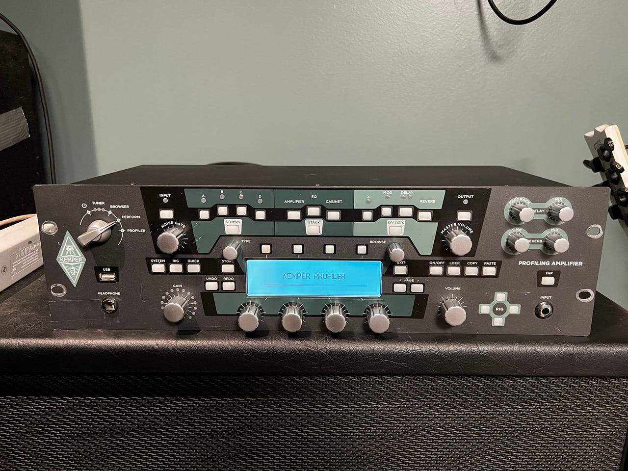 Kemper Profiler PowerRack Amp + midi-pedal | FINN torget