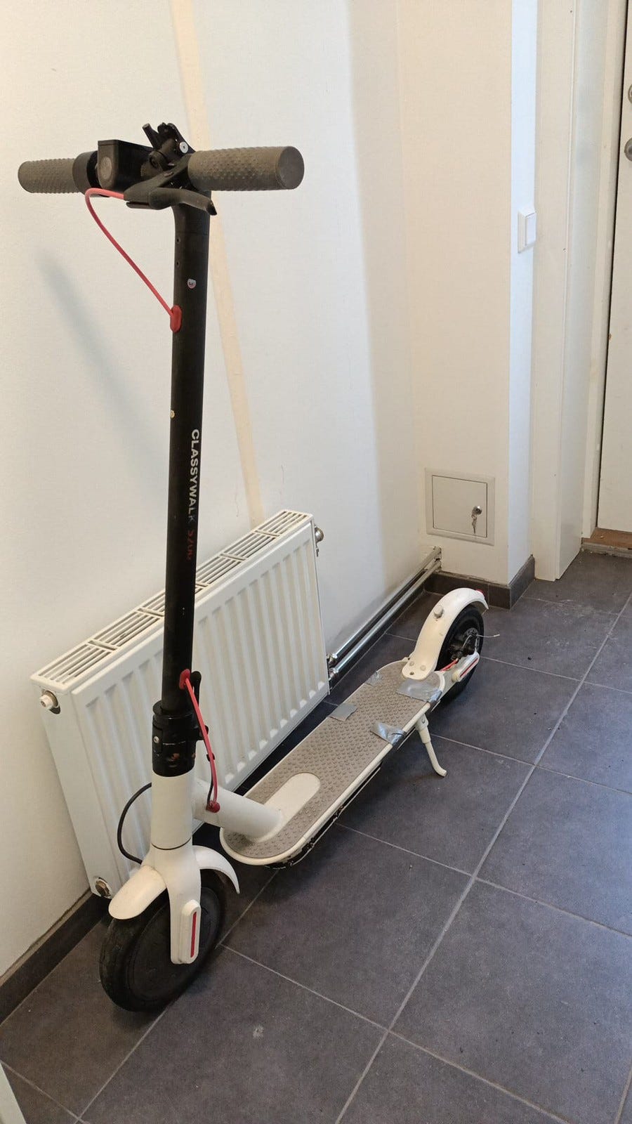 ClassyWalk® S200 N Elektrisk Sparkesykkel - Hvit | FINN-torget