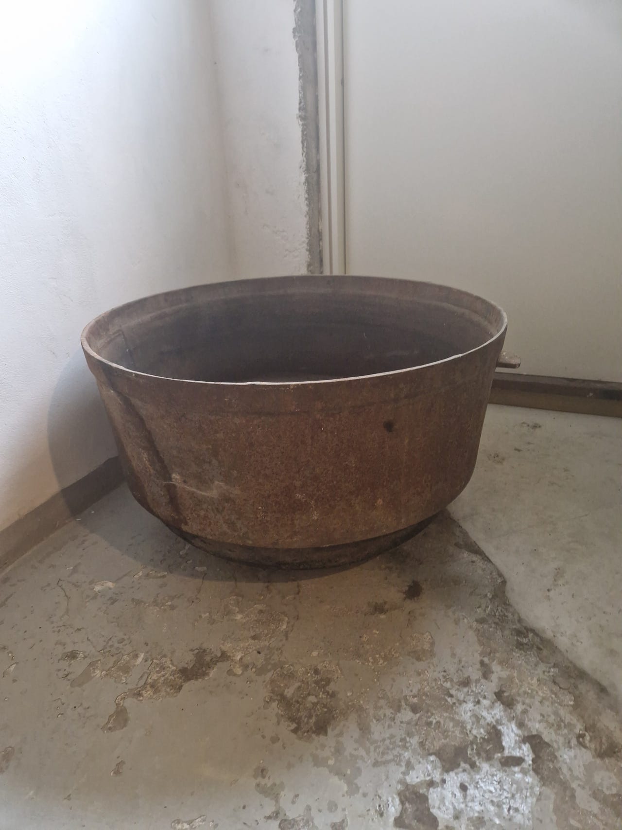 Stor Kjele /gryte av støpejern 66.5 cm bred | FINN-torget