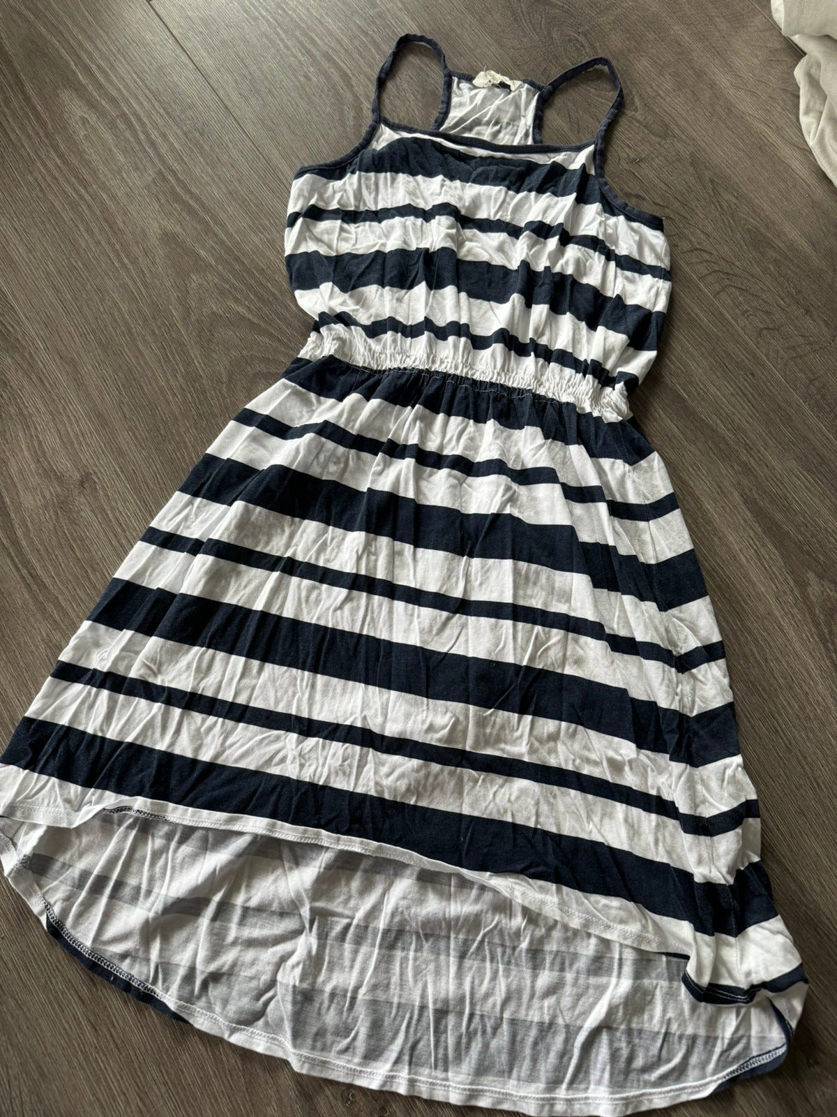 Kjoler str 10-12 år. | FINN-torget