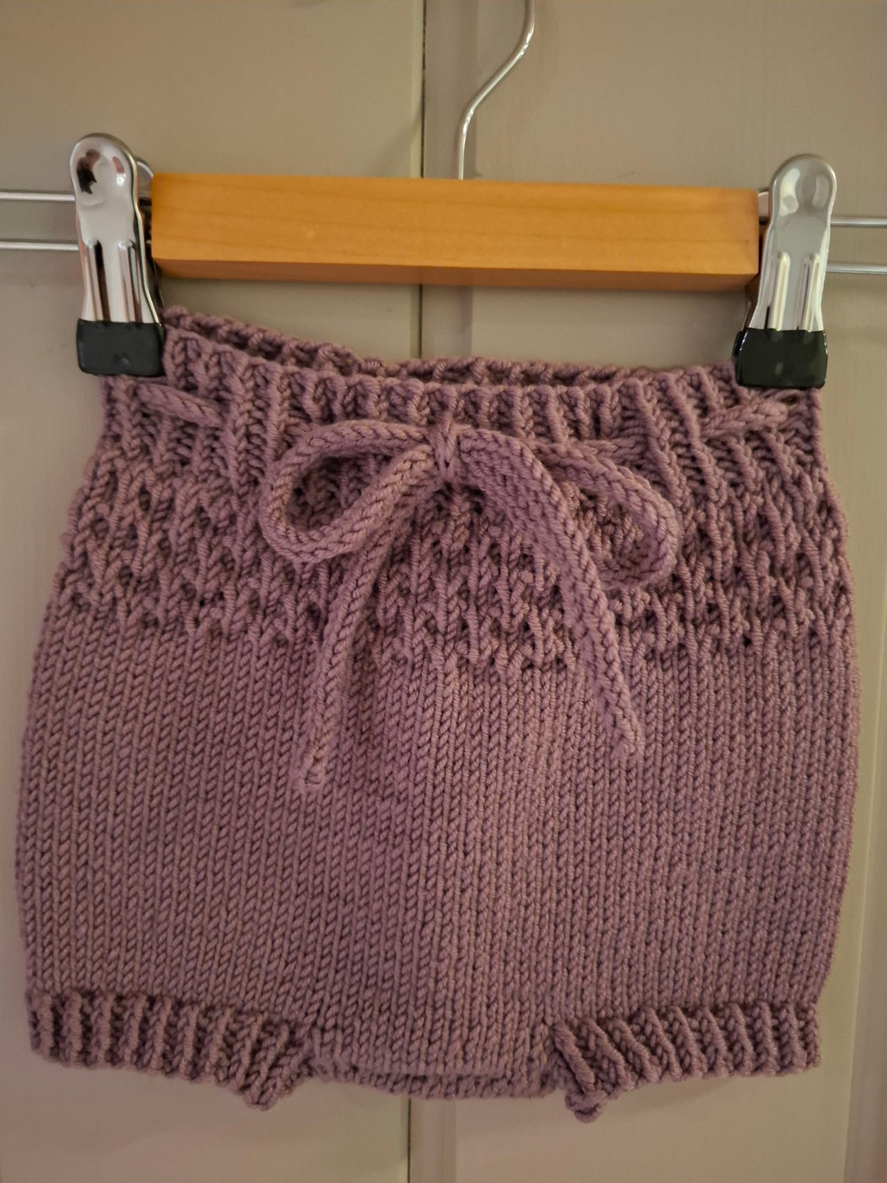 Strikka bloomer til baby. | FINN torget