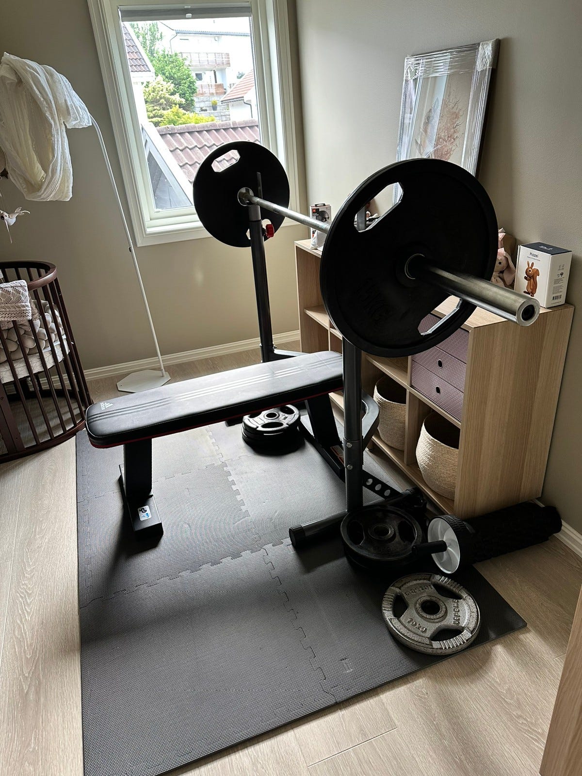 Selger knebøystativ fra pivot med stang, benk, og vektskiver | FINN torget