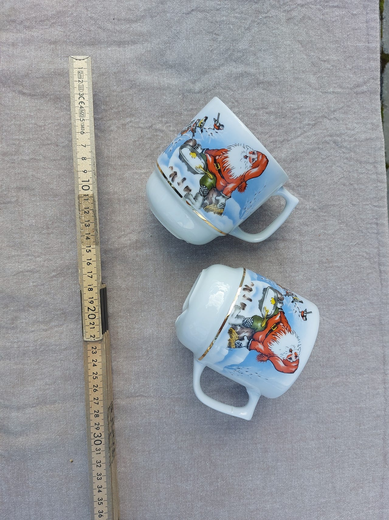 To som nye Porsgrunn porselen krus " God jul " | FINN-torget