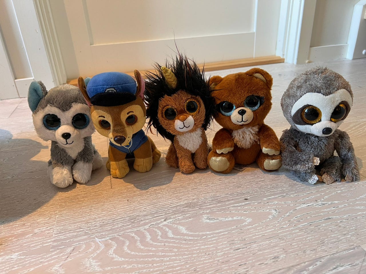 Ty-bamser ++ | FINN torget