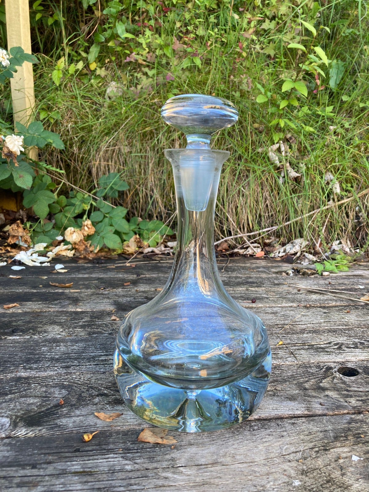 Karaffel, uvisst type glass, tung, 28 cm høy, ⌀ 6 cm helletut, base ...