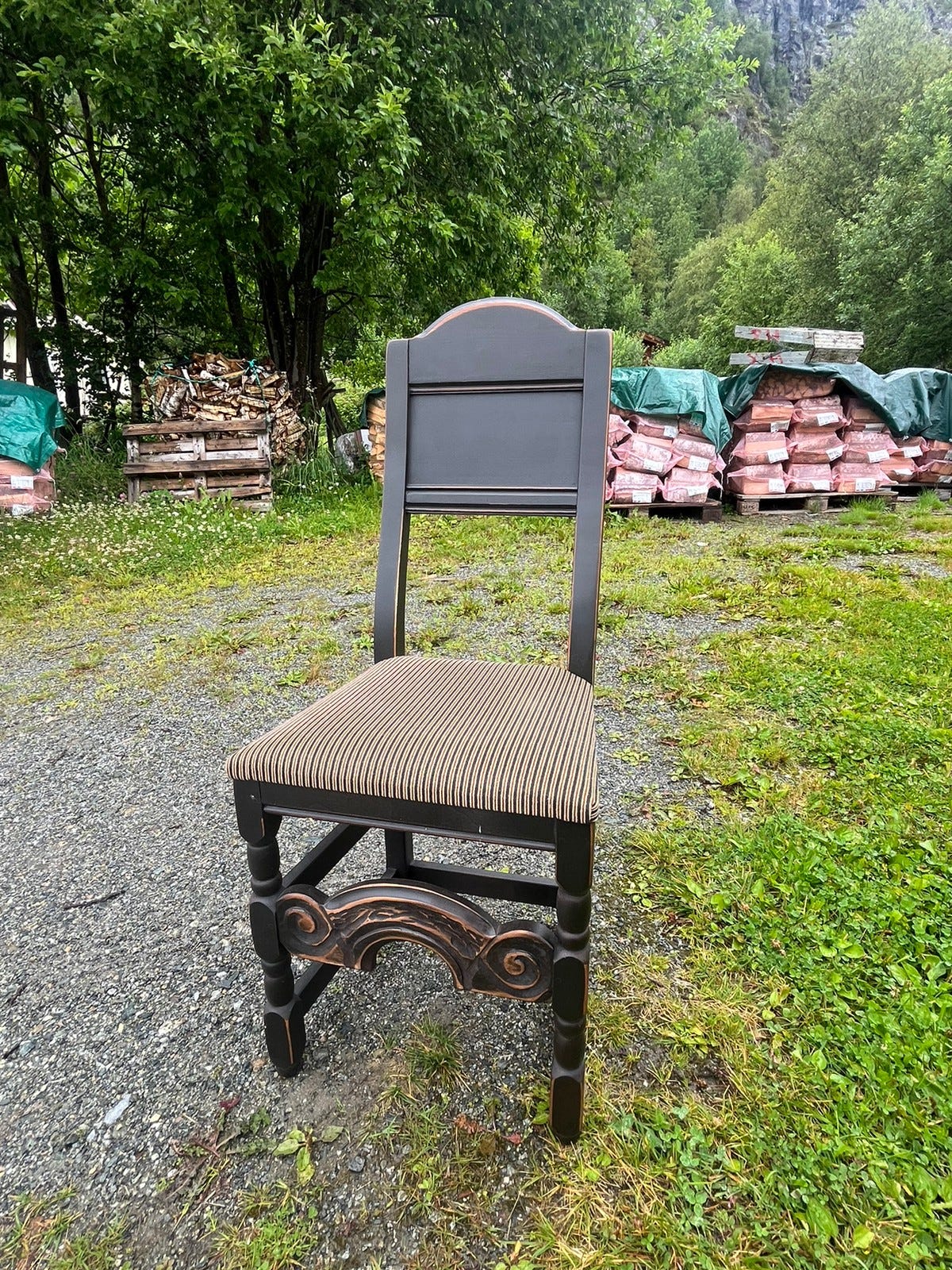 10 spisestoler selges samlet | FINN-torget