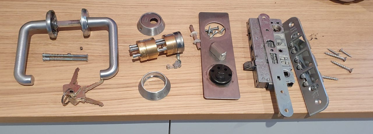 Trioving Assa Abloy Komplett dørset | FINN-torget