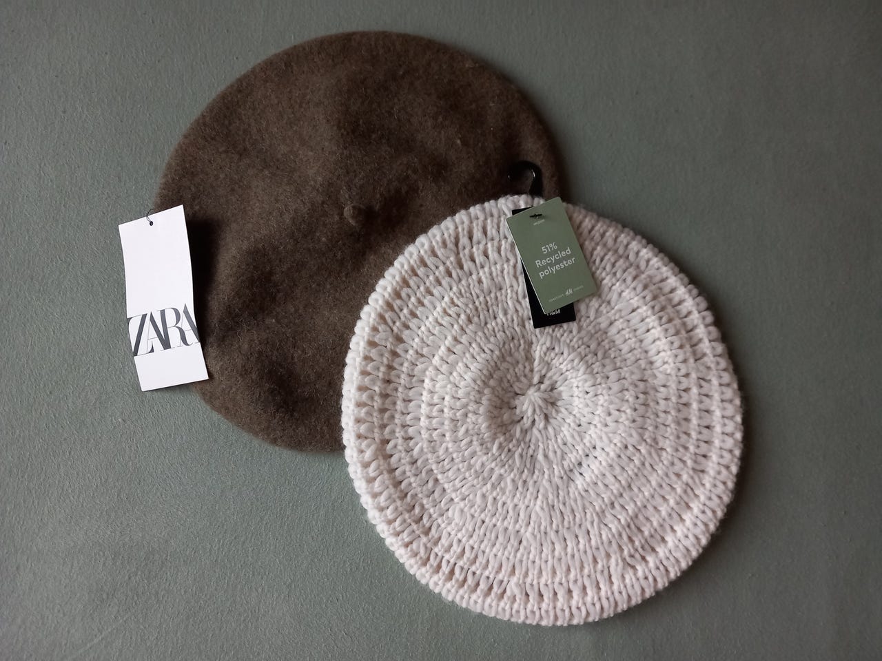 New set of 2 berets - Zara and H&M | FINN-torget