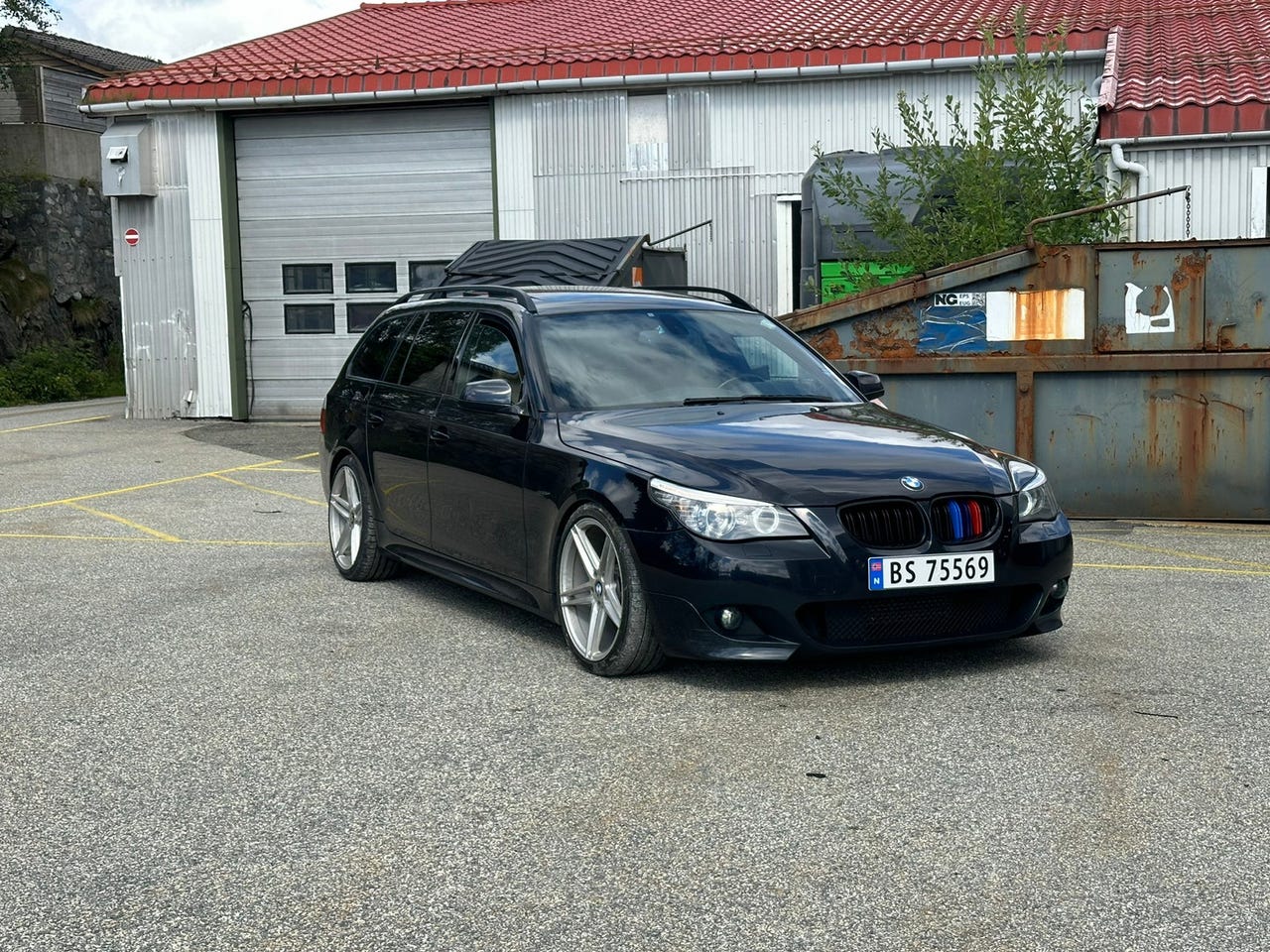 Bruktbil til salgs: BMW 5-serie - 2010 - Svart - 197 hk - Stasjonsvogn | FINN.no