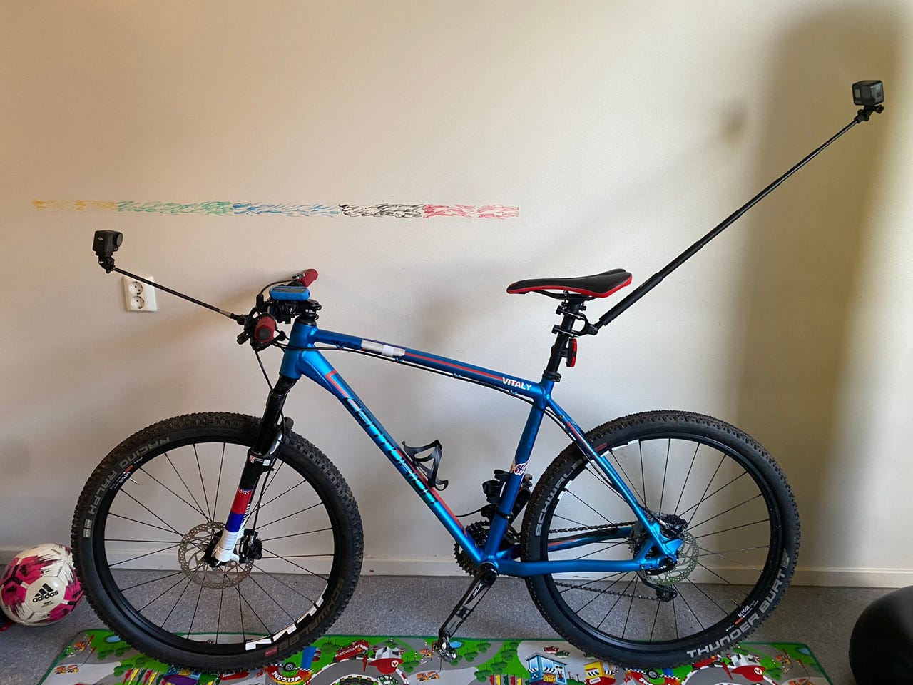 Third person bicycle camera mount for Insta360, GoPro, Dju | FINN-torget